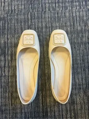 Tory Burch | Shoes | Tory Burch Cream Leather Squaretoe Logo Ballet ...